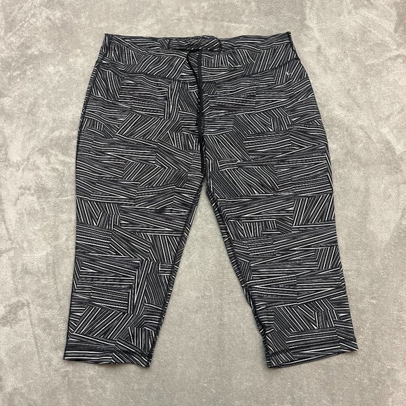 Danskin Now | Pants & Jumpsuits | Danskin Now Fitted Athletic Capri ...